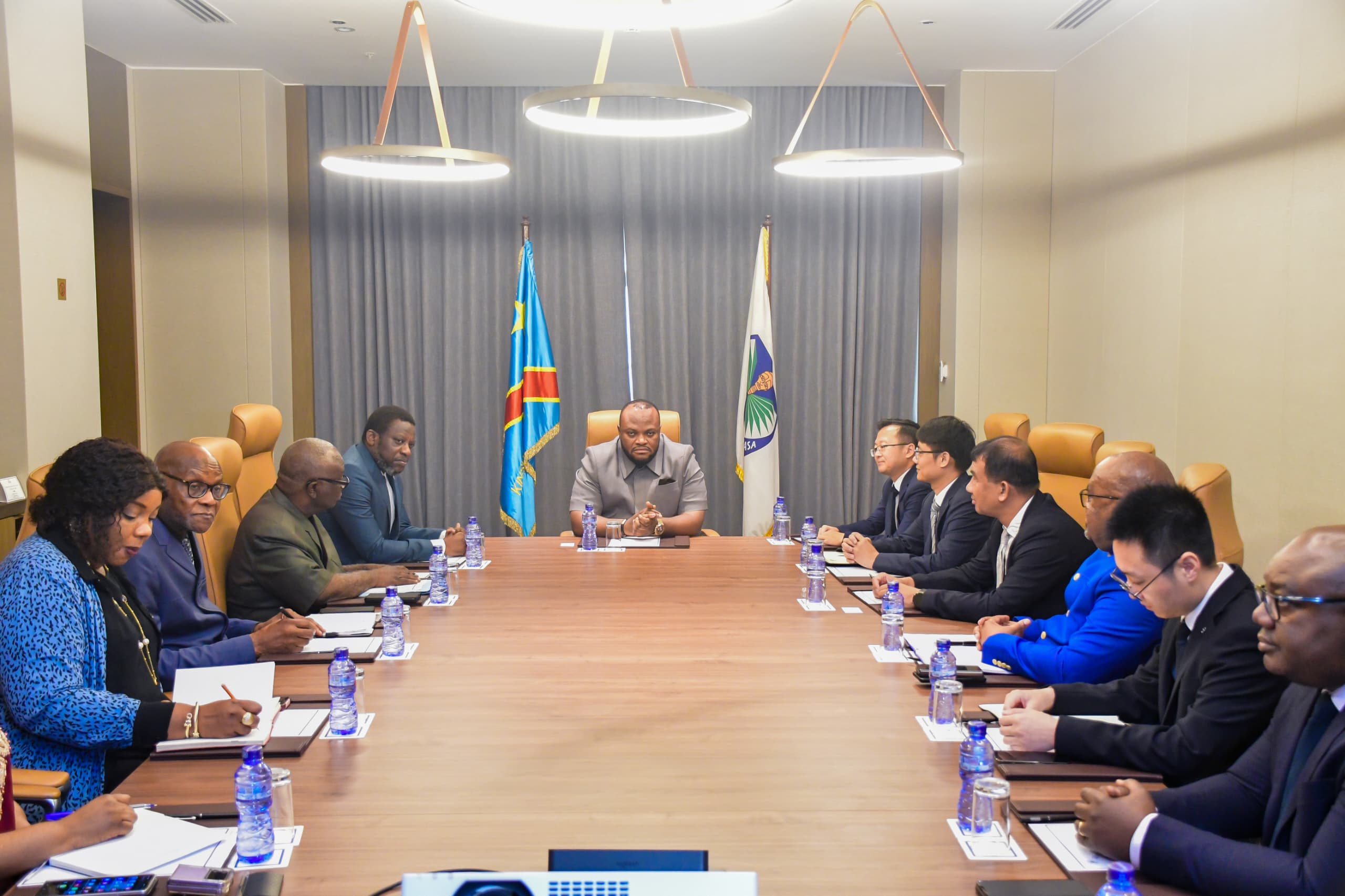 Extension de Kinshasa : Le Gouverneur Bumba s’associe à une entreprise ...