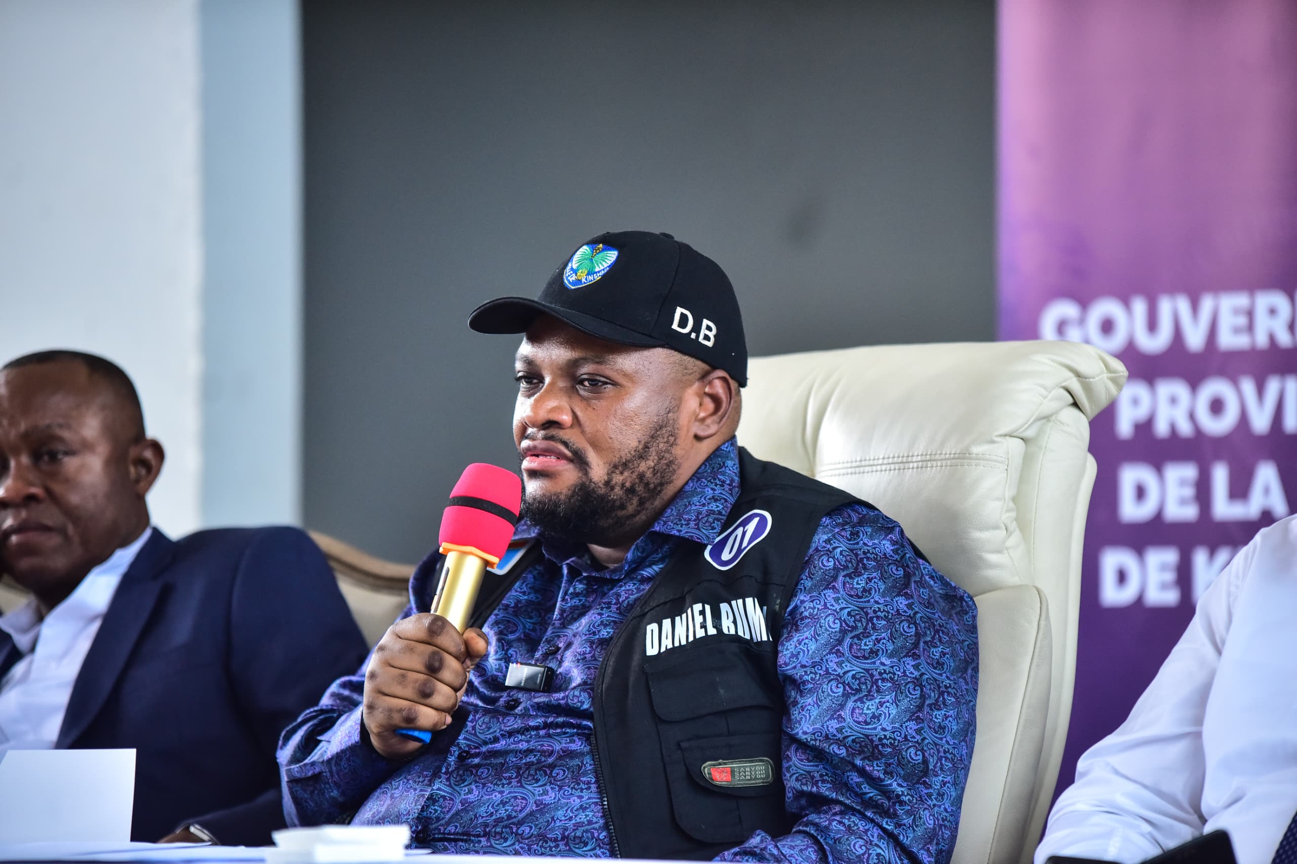 Insalubrité à Kinshasa : Le Gouverneur souhaite impliquer les pousse ...